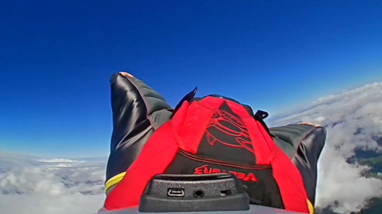 360 Wingsuit Flight and parachute malfunction (Skip to 1.20 for start ...