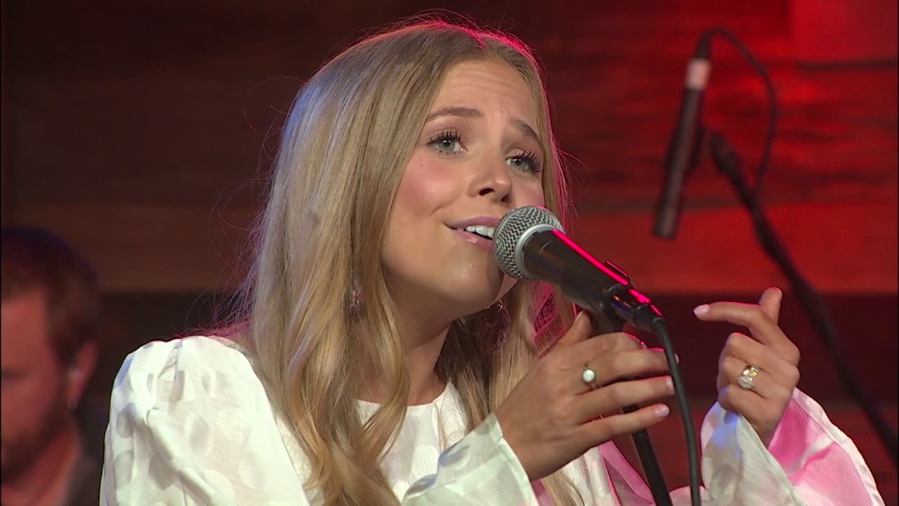 Mackenzie Wasner "Love Brings You Home" - YouTube