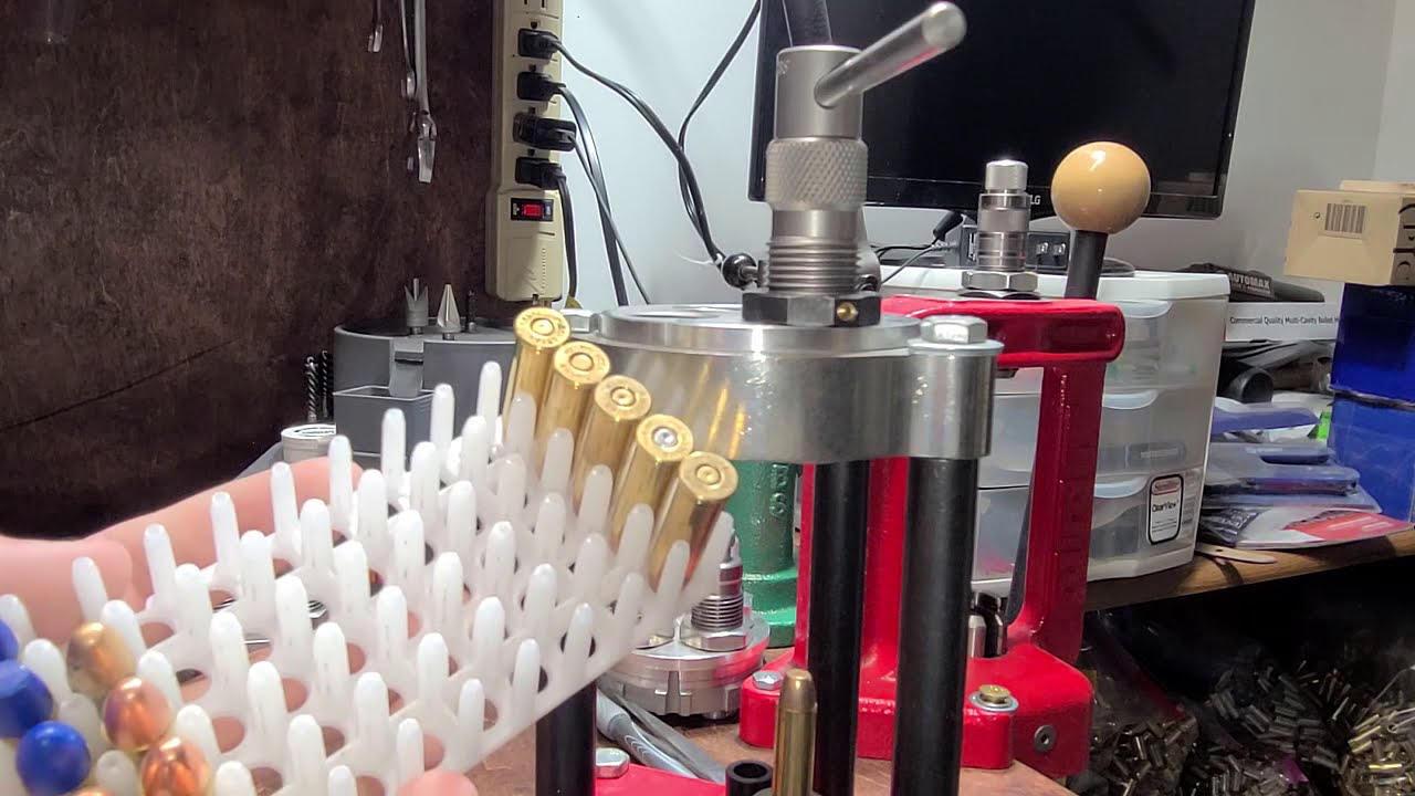 Bullet Pulling- Kinetic and RCBS Collet - YouTube