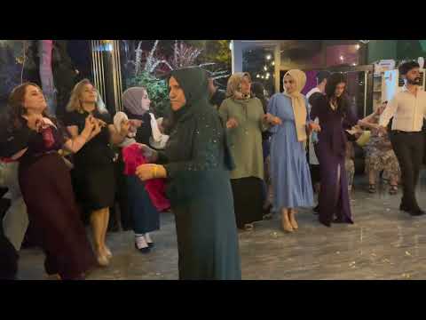 İşte tam bir aile düğünü ( hemde cafe’de) harika