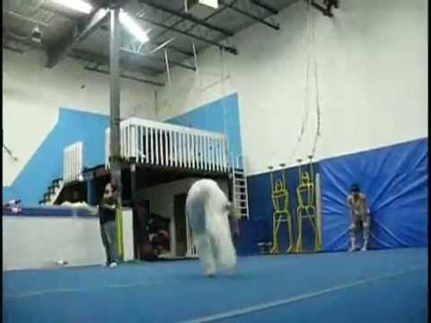 Carl tricking with friendz and Jeff Robitaille - YouTube