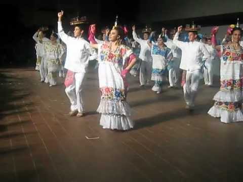 Yucatán / China Chinita / Ballet Folklorico Ensamble Mexicano - YouTube