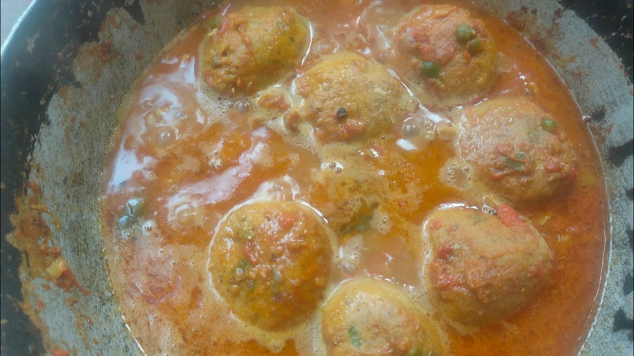 fish koftey curry recipe by food with arooj. - YouTube