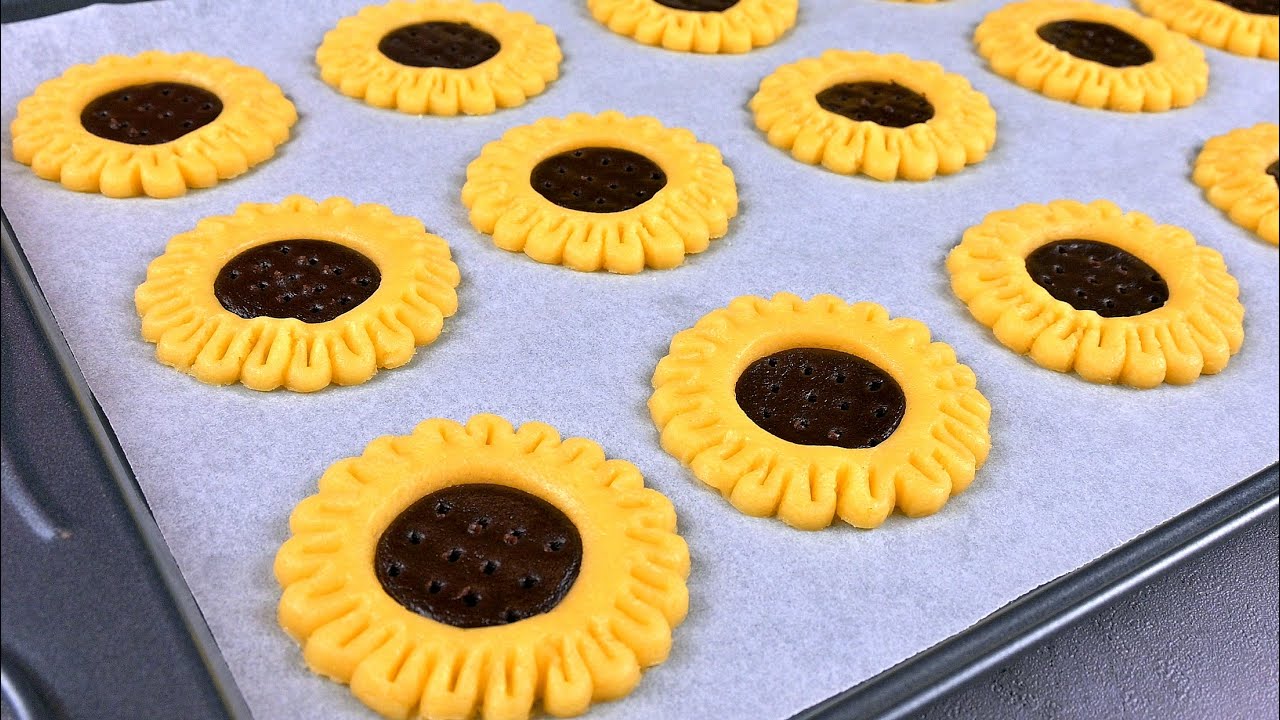 Sunflower Cookies 🌻 The Most Delicious Cookie Recipe! - YouTube