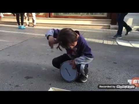 Dünyanın En Güzel Darbuka Çalan Cocugu [Dikkat tatlılık içerir]
