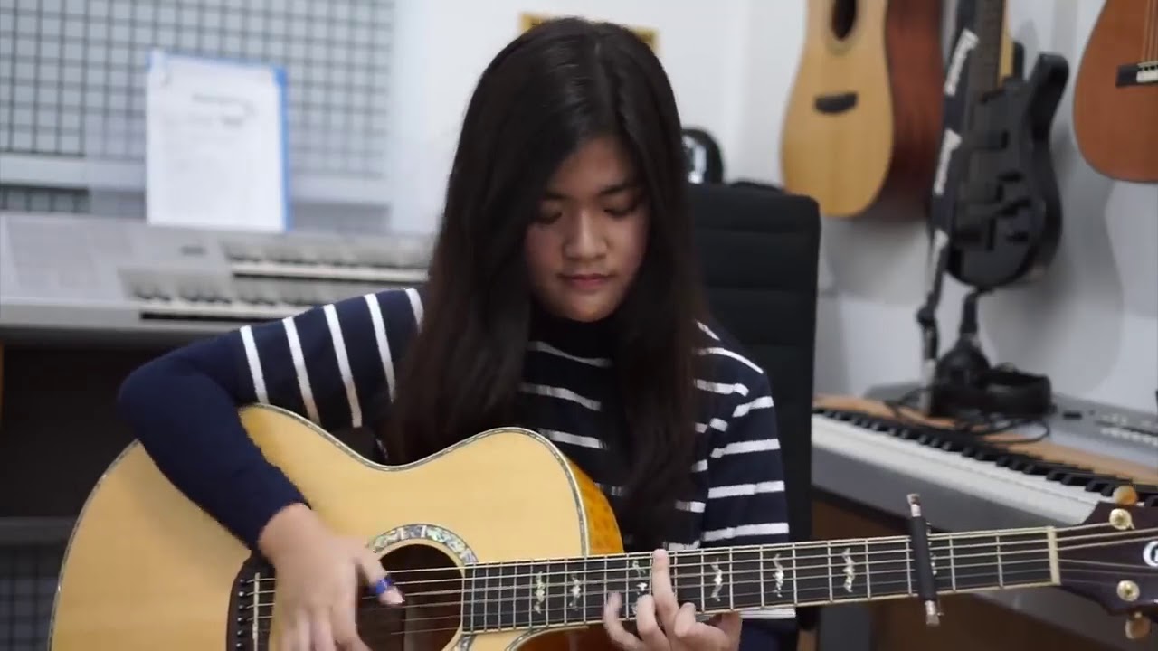 Cantik Jago main gitar - YouTube