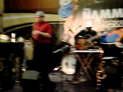 Keith McKelley @ Theo Wanne Saxophones Unleashed----NAMM 2011 - YouTube