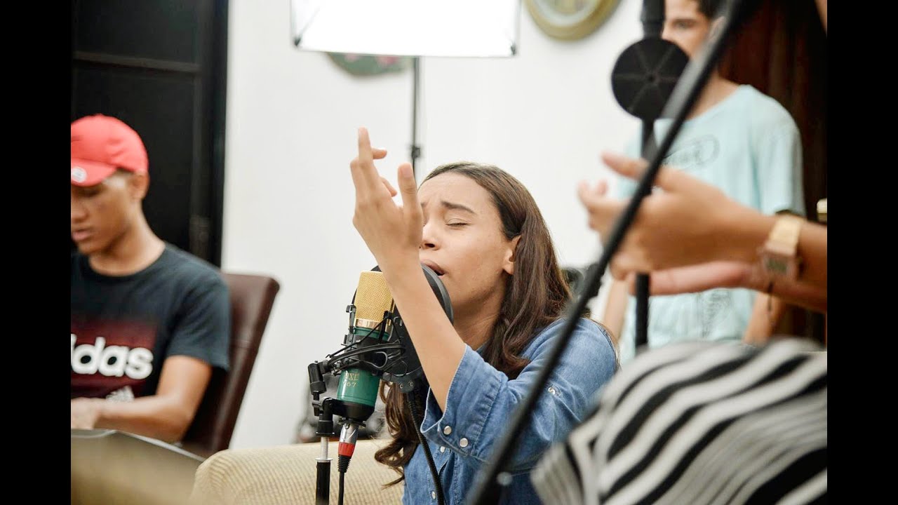 Alexandra Del Rosario ''Océanos'' (Hillsong United Cover) - YouTube