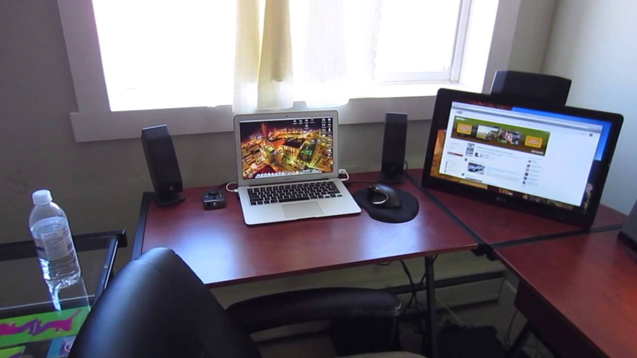 Awesome Geek's Room Tour - YouTube