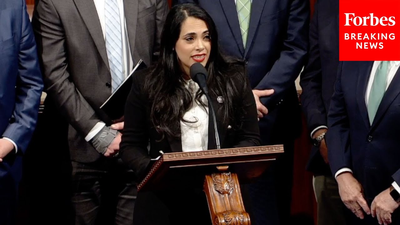 Mayra Flores Is Sworn In To Congress - YouTube