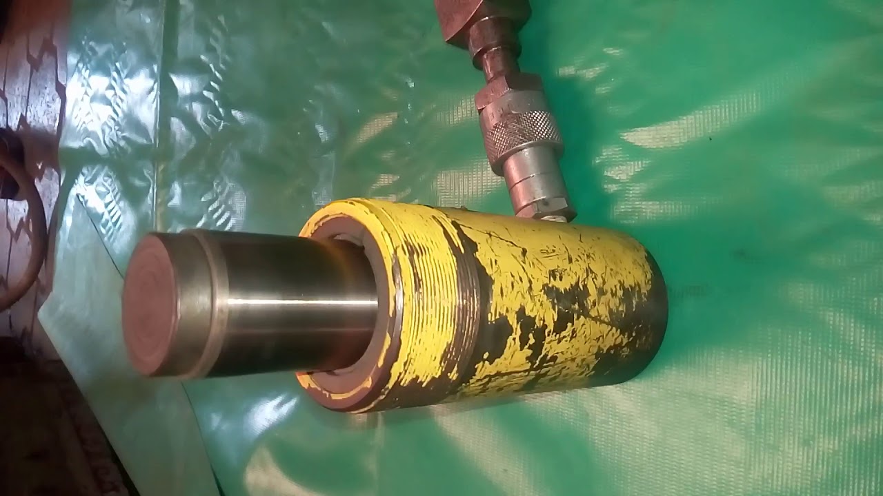 Enerpac P80 Hydraulic Hand Pump 700 Bar/10,000 PSI - YouTube