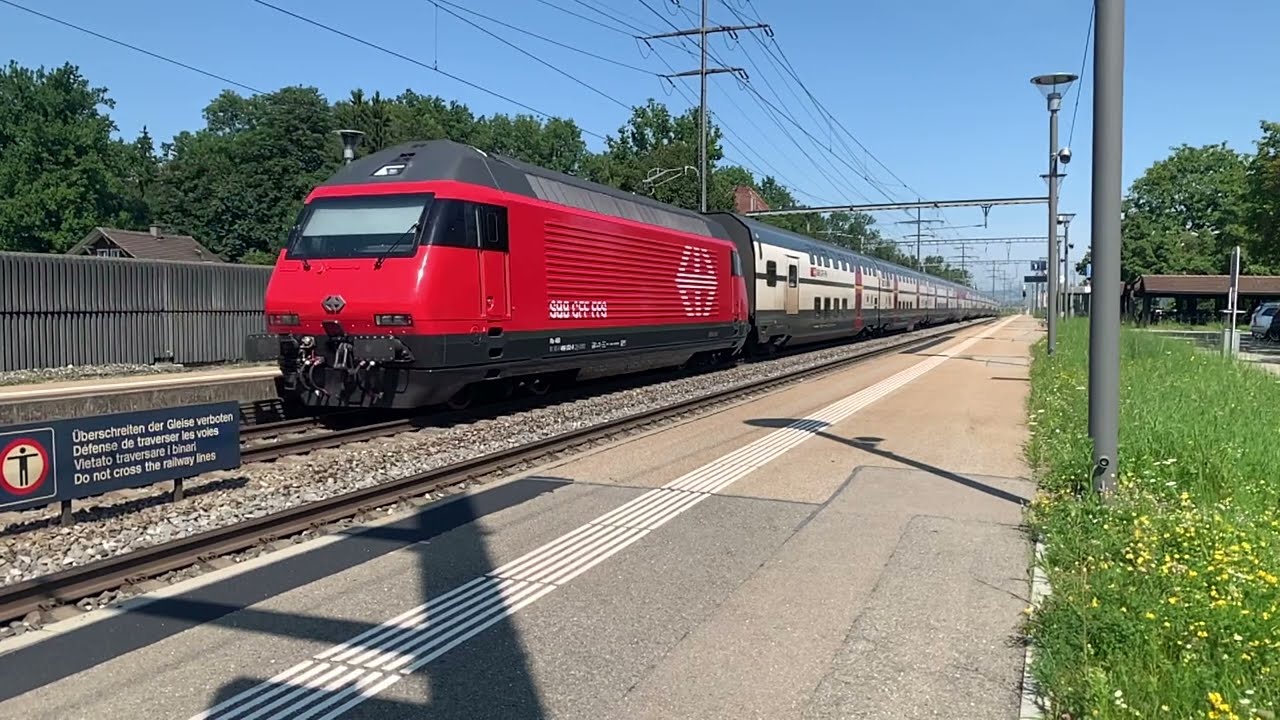IC 2000 - Trains In Slomo - YouTube