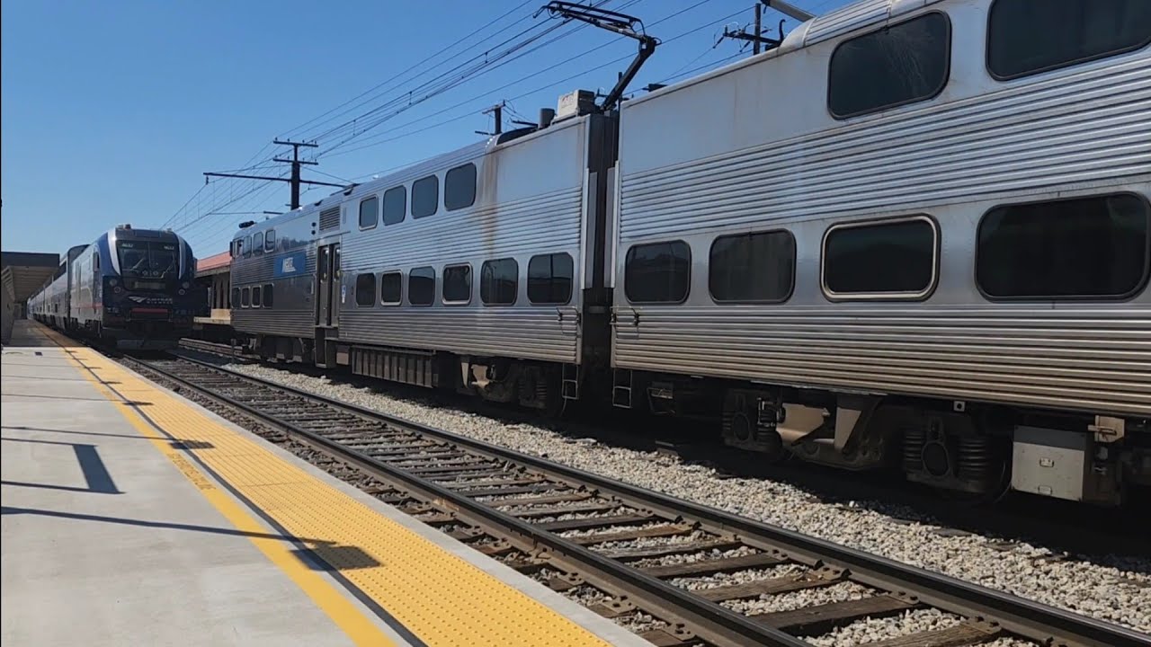 4/12/23 | Morning Passenger Trains On The Metra Electric Line/CN ...