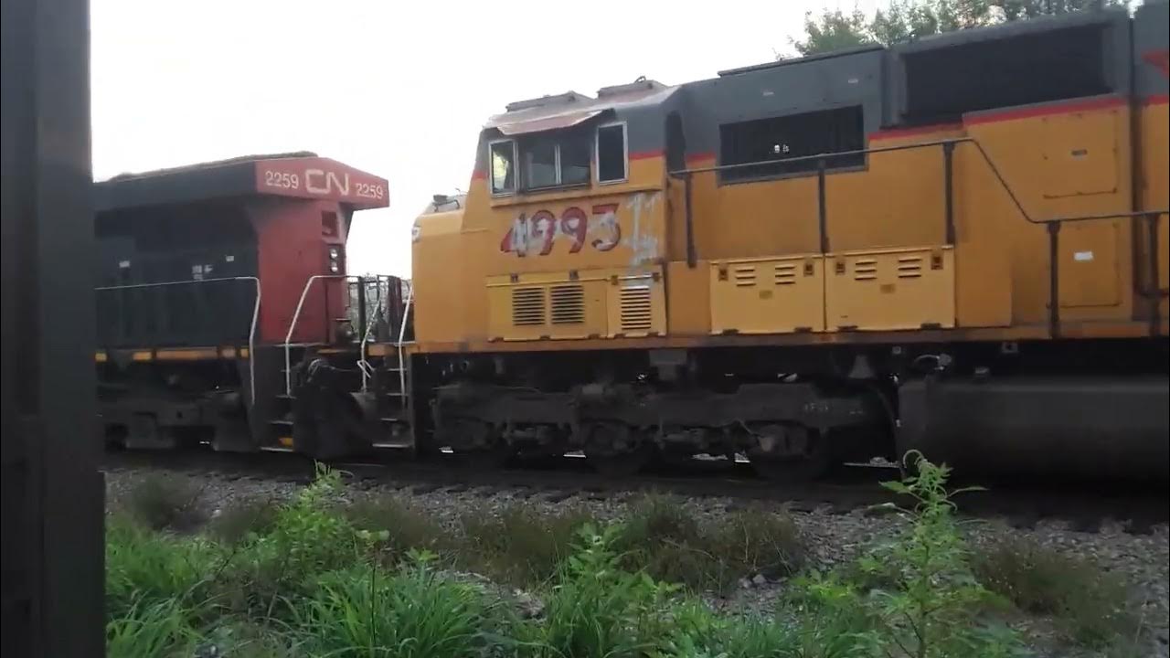 up 8632 repintada up 4993 y cn 2259 en monterrey! - YouTube