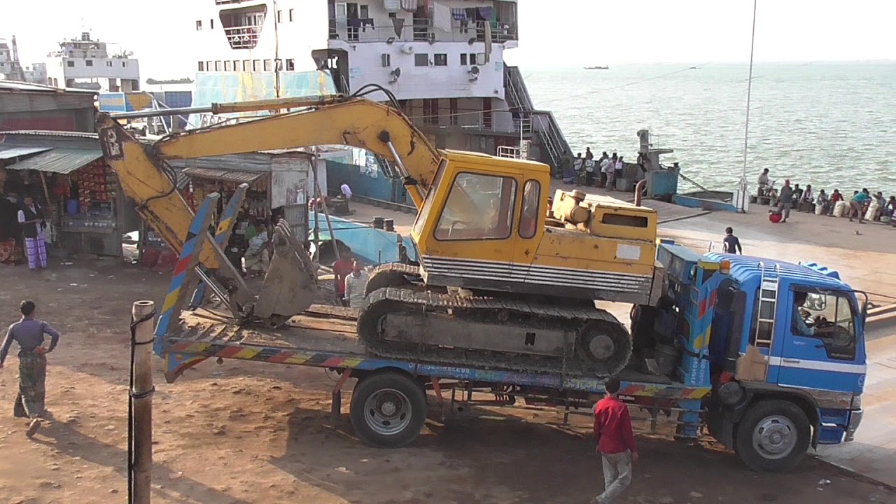 Daulatdia Ferry Ghat Load and Unload Various Types Of Vehicles ...