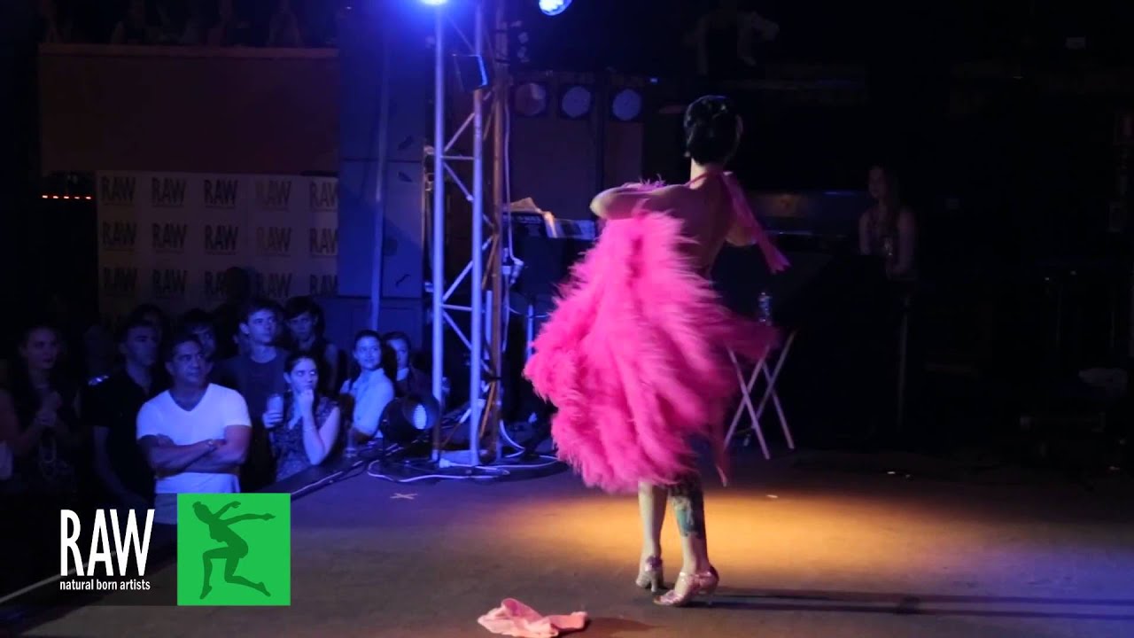 BB le Buff at RAW Brisbane Generation 22-03-13 - YouTube