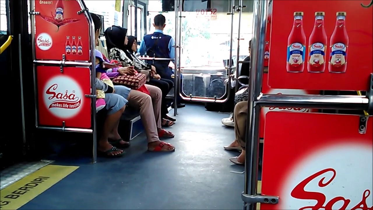 TransJakarta Hino RK8 R260 Rahayu Santosa Celsius - YouTube