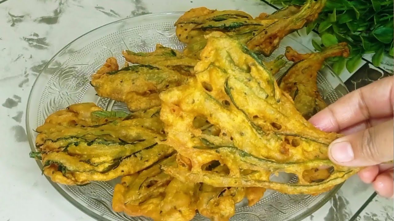 মুচমুচে হেলেঞ্চা বা হিঞ্চে শাকের পাকোড়া || Helencha shak pakora ...