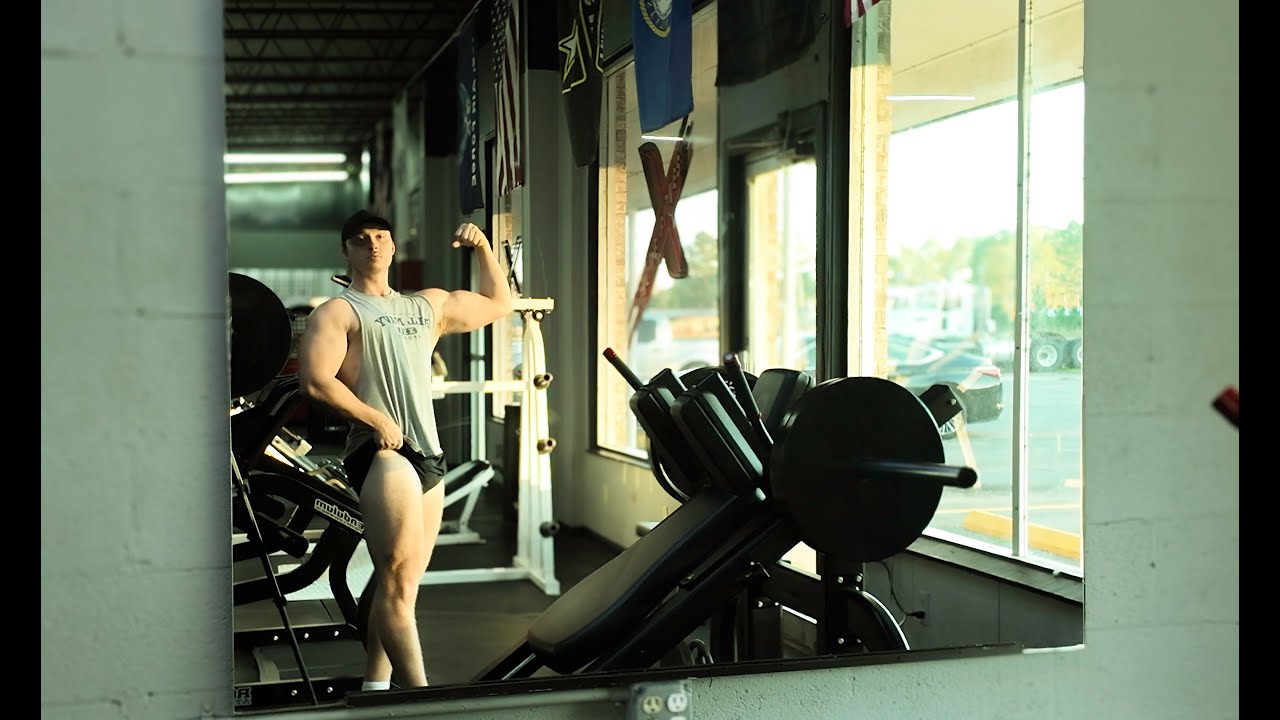 INSANE LEG DAY + Introduction - YouTube