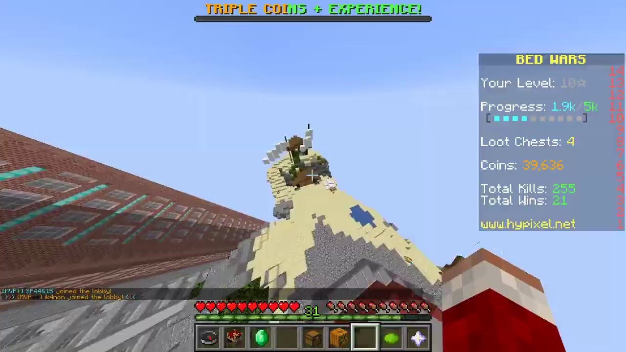 Playing Bed Wars [LIVE] - YouTube