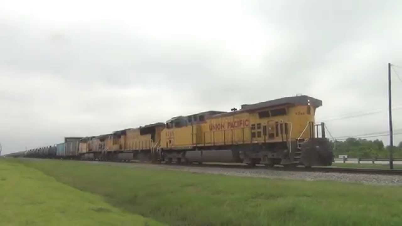 UP 6266 Leads an Empty Ethanol Train - Houston, TX - YouTube