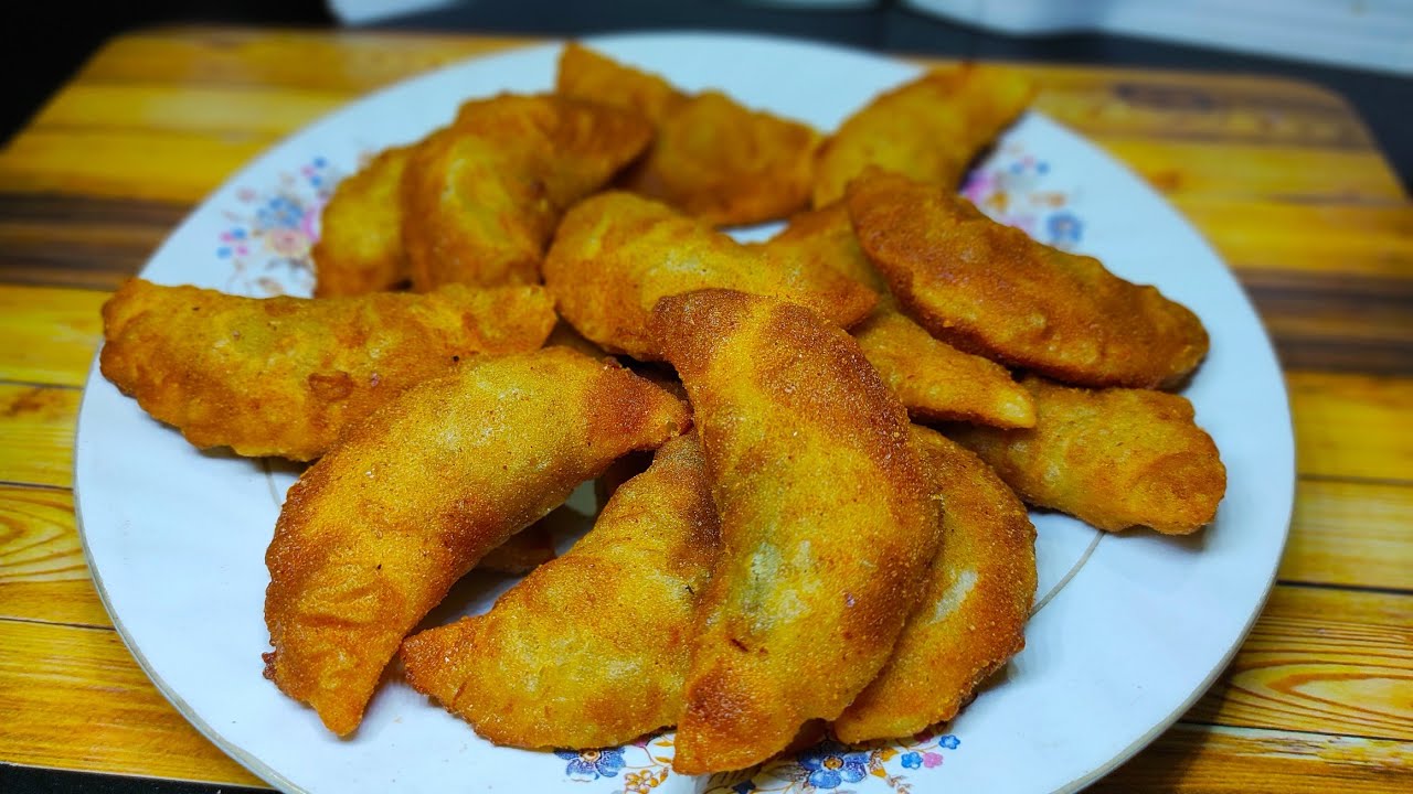 Rissois Recipe | Goan Beef Rissois | Goan Snack Recipe | Rissoles ...