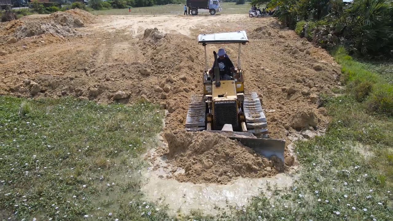 Extremely Bulldozer Best Tallent Action , Dump Truck Fast Work In ...