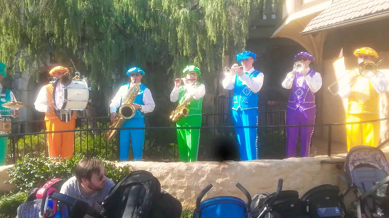 Pearly Band playing disney songs - YouTube