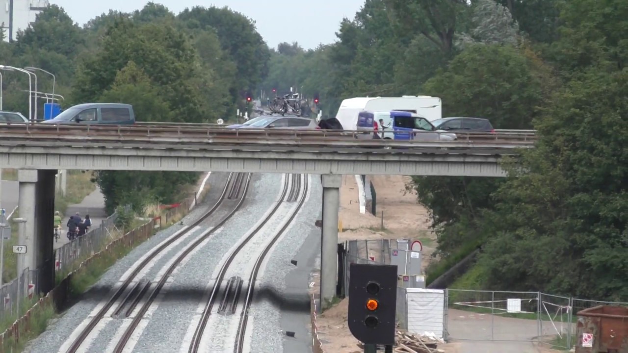 Treinspoor van boven op de Brug gezien - YouTube