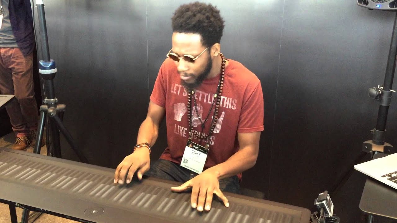 Cory Henry playing the Seaboard at Namm 2015 - YouTube