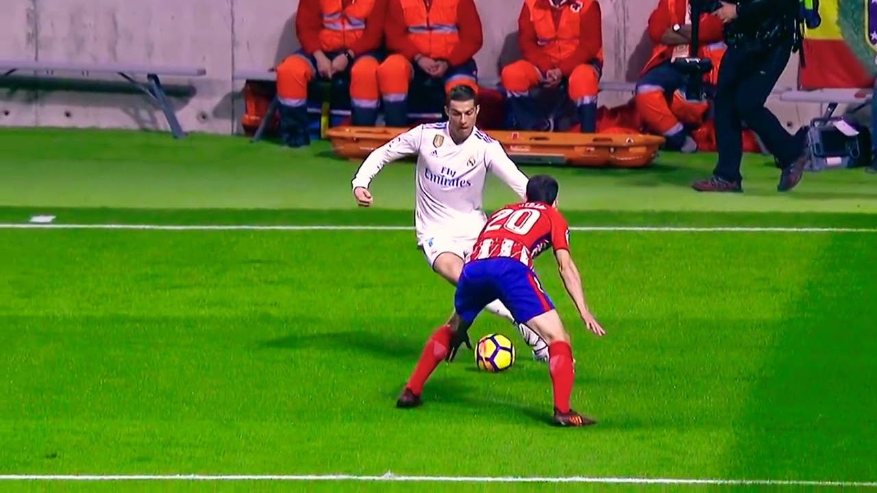 CR7 top 20 skill Moves in 2017⚽🏃 - YouTube