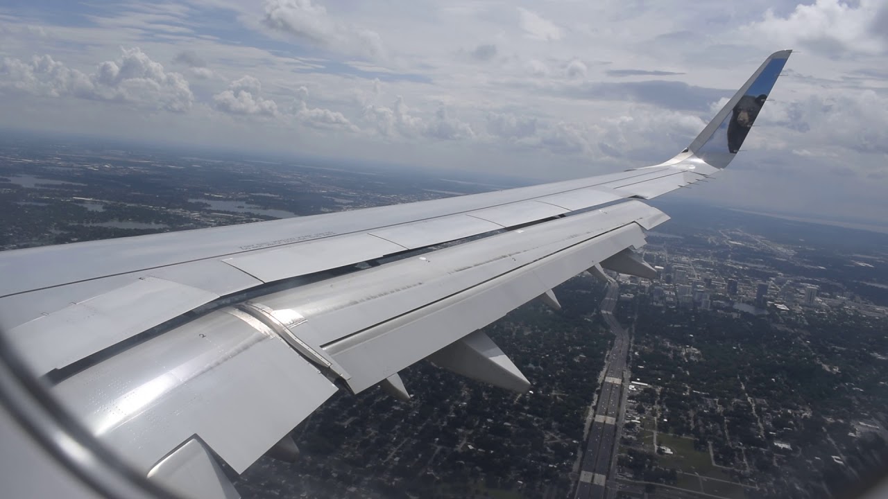 Frontier Airlines Airbus A321 landing at Orlando International Airport ...