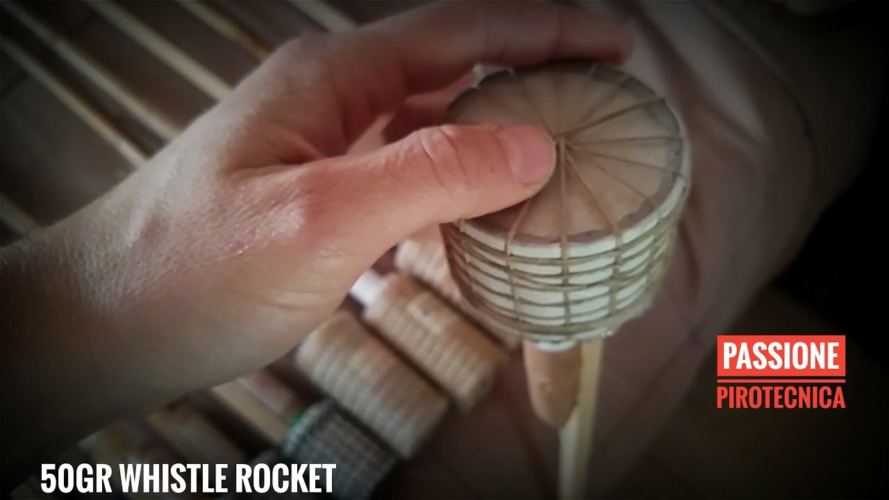 Whistle Rocket - 50gr Flash - YouTube
