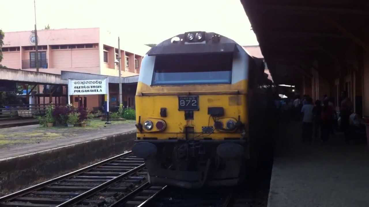 SLR Class M9 872 Hauling "Senkadagala Menike" Colombo-Kandy Evening ...