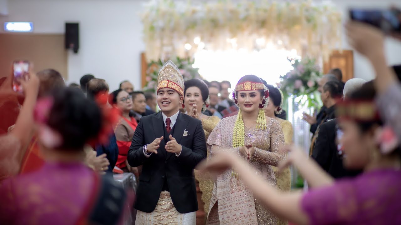 Pernikahan Adat Cinematic Video Joseph & Mega - YouTube