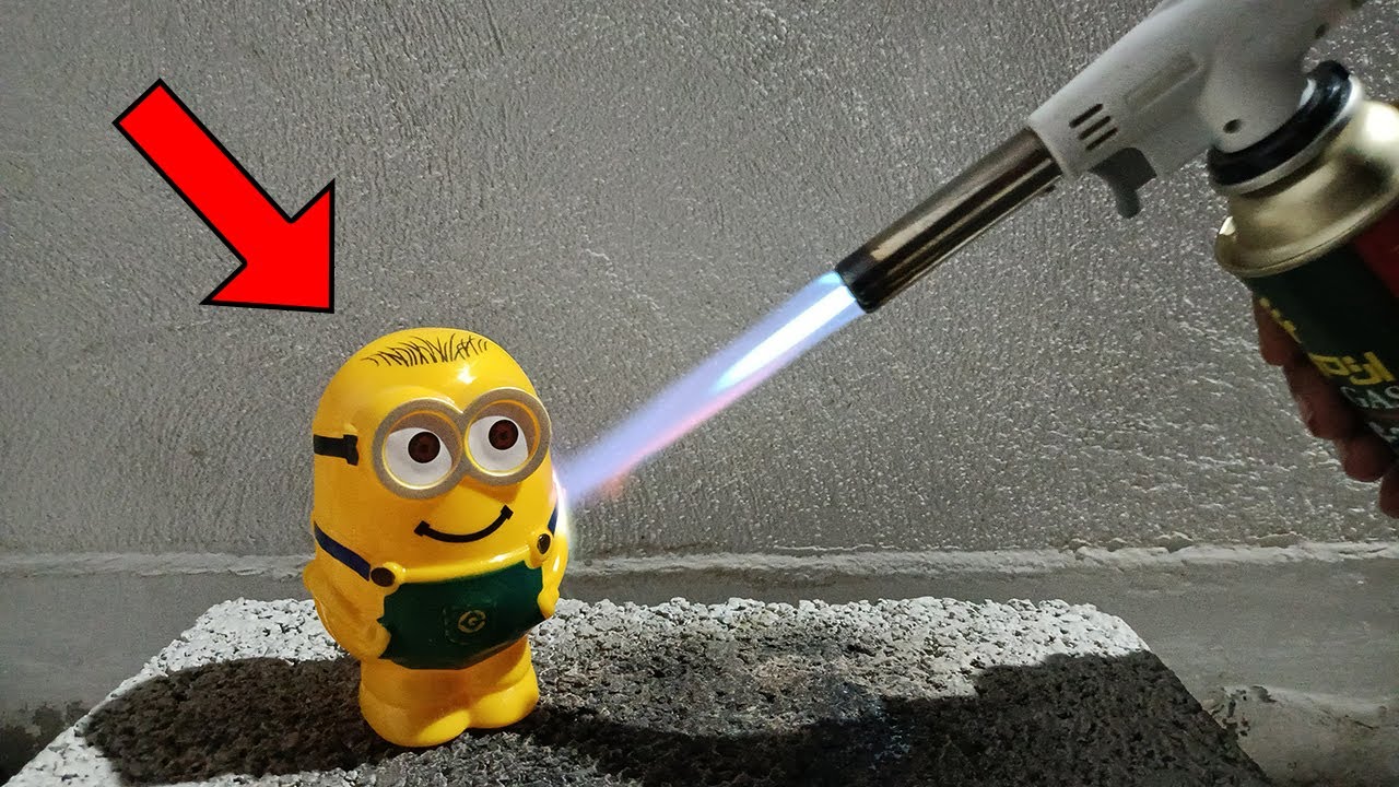 EXPERIMENT : MINION VS GAS TORCH - YouTube