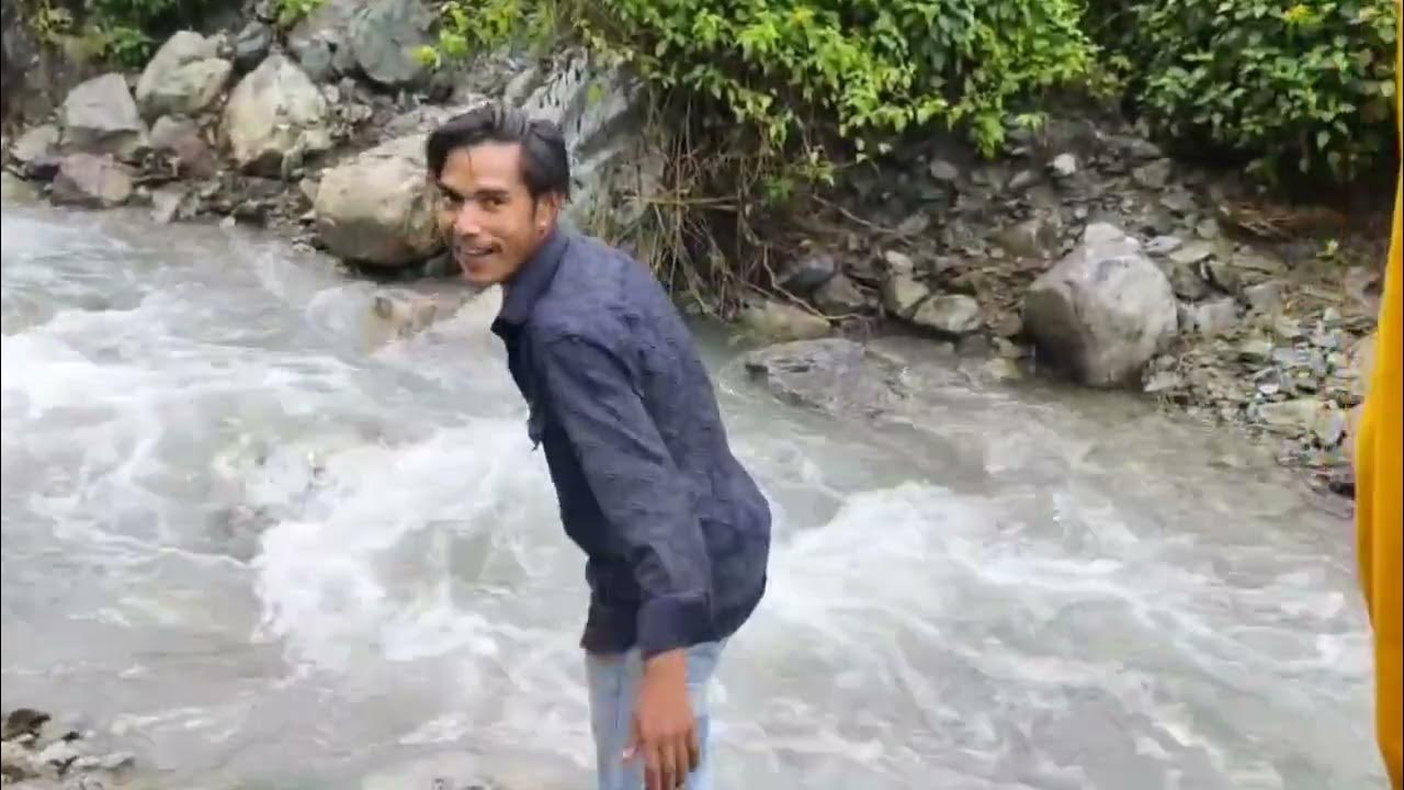Dehradun mein masti karte time pahad per - YouTube