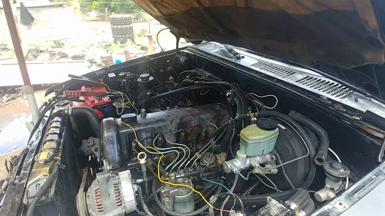 Mercedes Benz OM617 turbo diesel knocking issue - YouTube