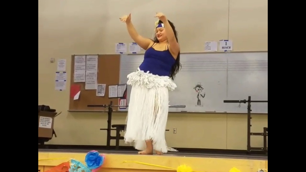 Girl at Ron Russell Middle School hula dancing - YouTube