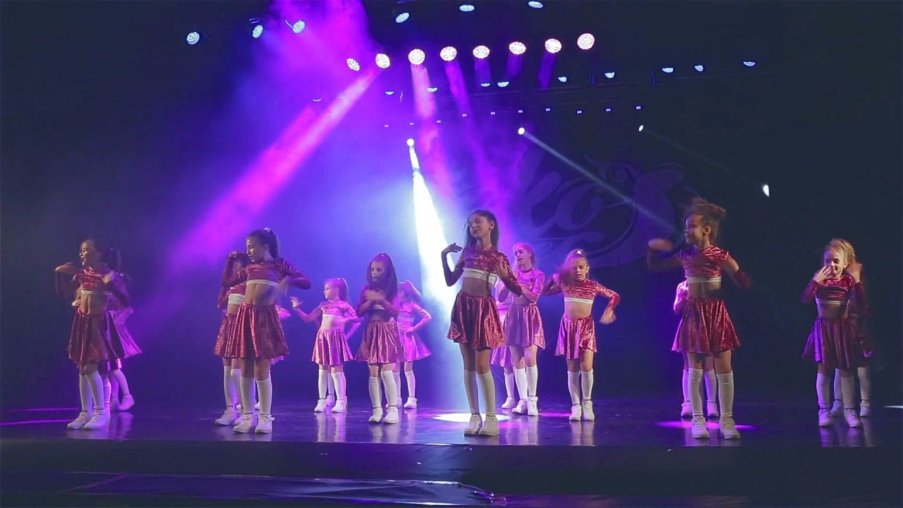 Танцевальная студия "Art-Dekos". Постановка "Me too". - YouTube