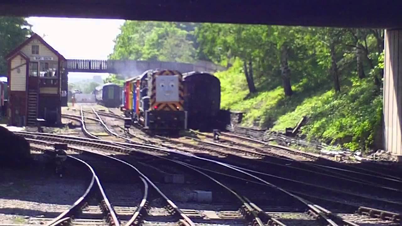 Thomas and Friends with The Fat Controller May 2011 - YouTube
