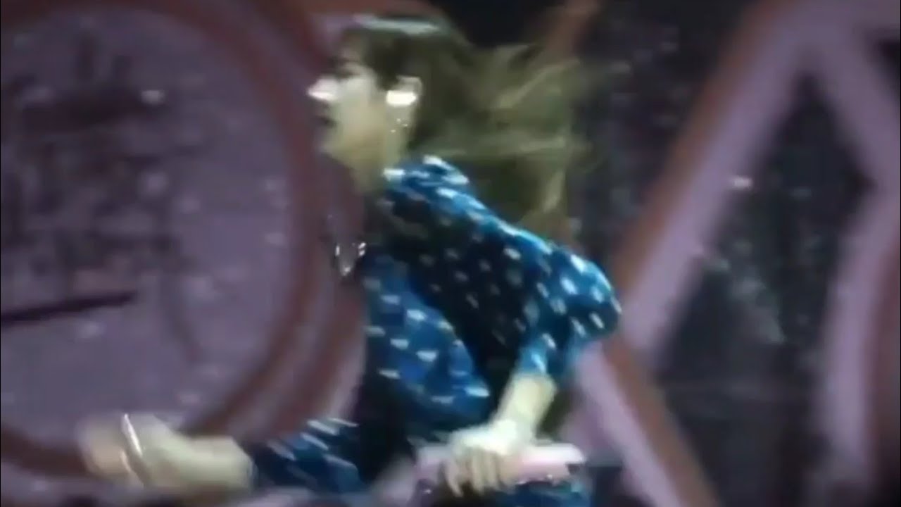 BLACKPINK Lisa - Run - YouTube