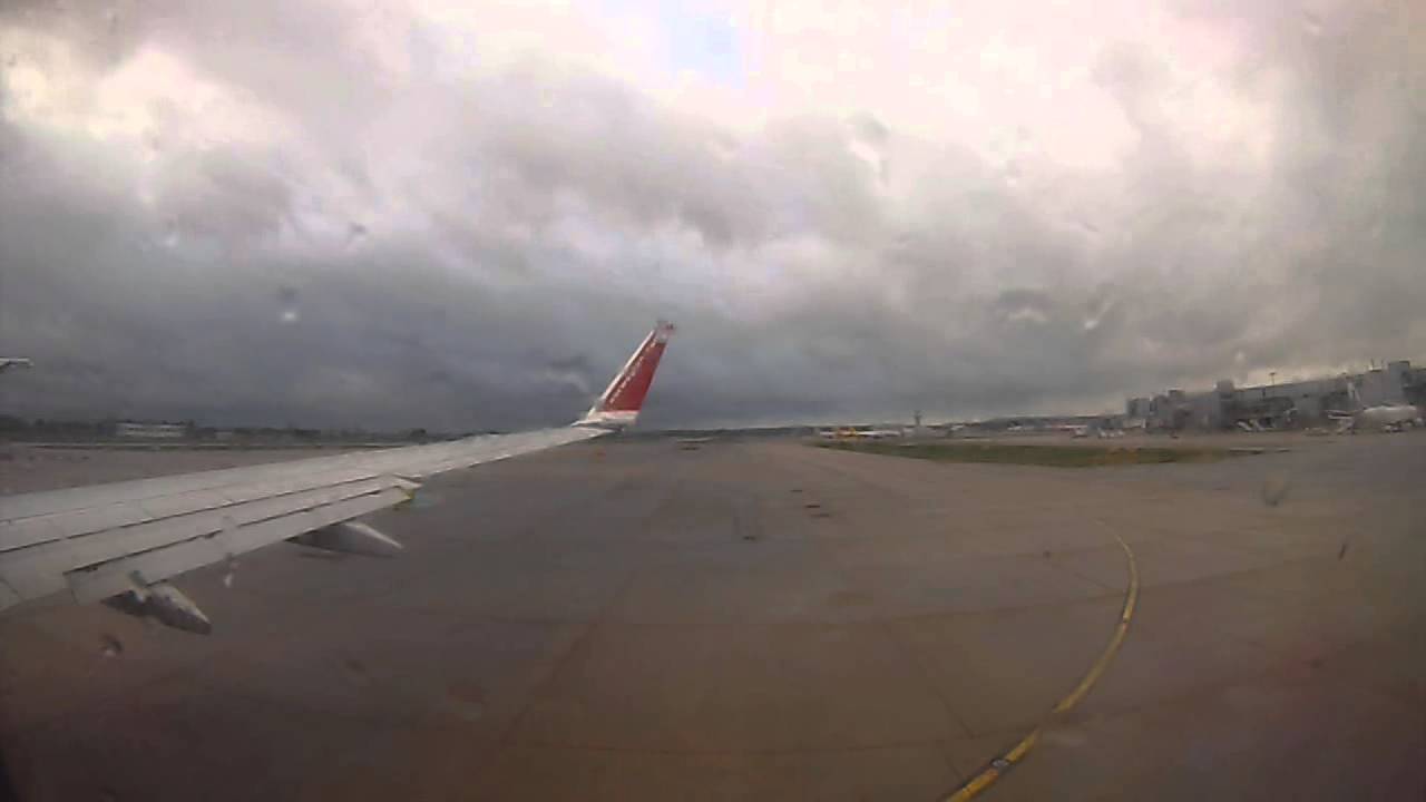 PSatB [BREATHTAKING] Norwegian 737 Take-off London-Gatwick EGKK Cloudy ...