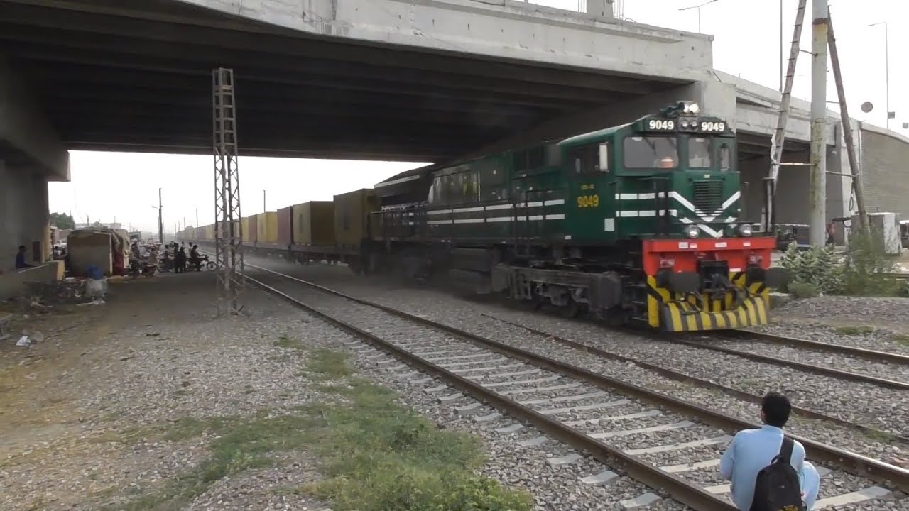 Pakistan Railway || Technology Leader || Container Train Video ...