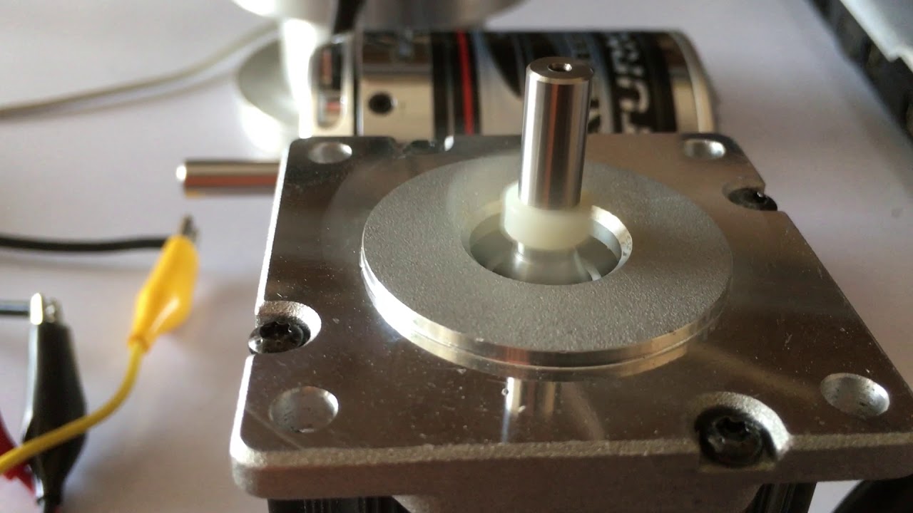 Teknic Brushless servo testing with ESC and RC servo signal - YouTube