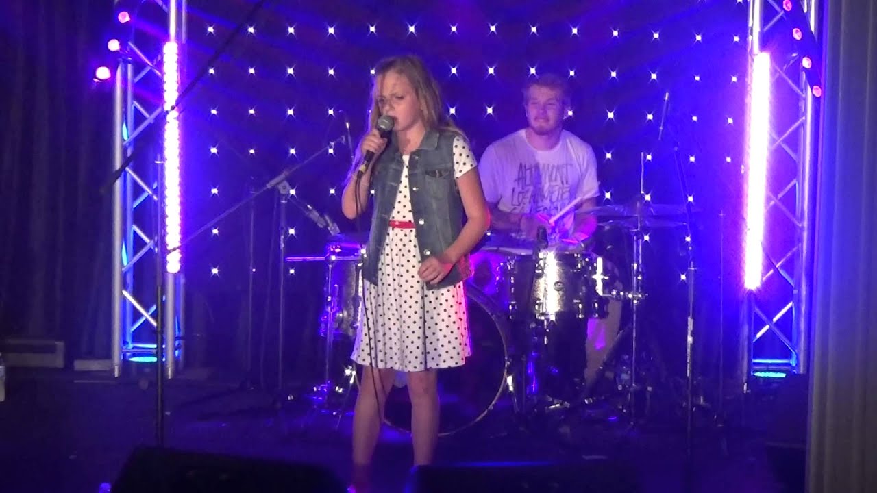 Madison Tucker chante du blues / Bryan Tyler La voix - YouTube
