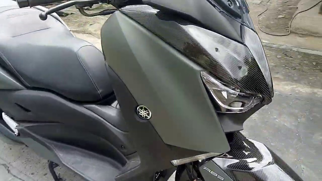 yamaha xmax Sliders carbonworks - YouTube