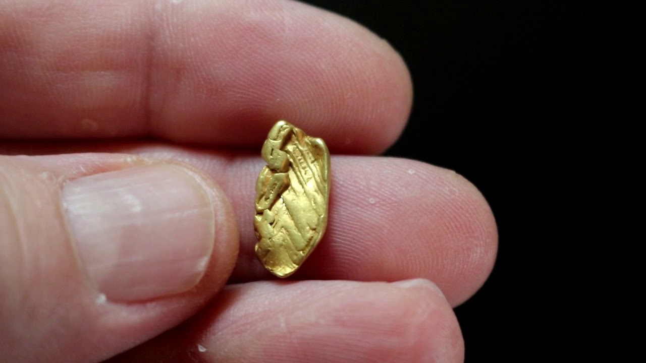 Beautiful Leaf Gold Crystal from Mt. Kare, Papua New Guinea - YouTube