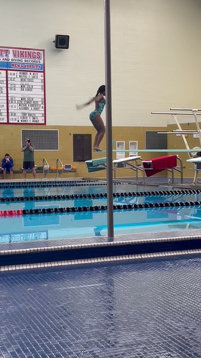 Back dive tuck position - YouTube