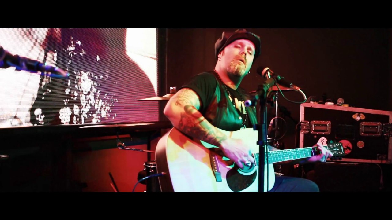 "Sob um céu de blues" Homenagem Flávio Basso {Rosa Tattooada Acústica ...